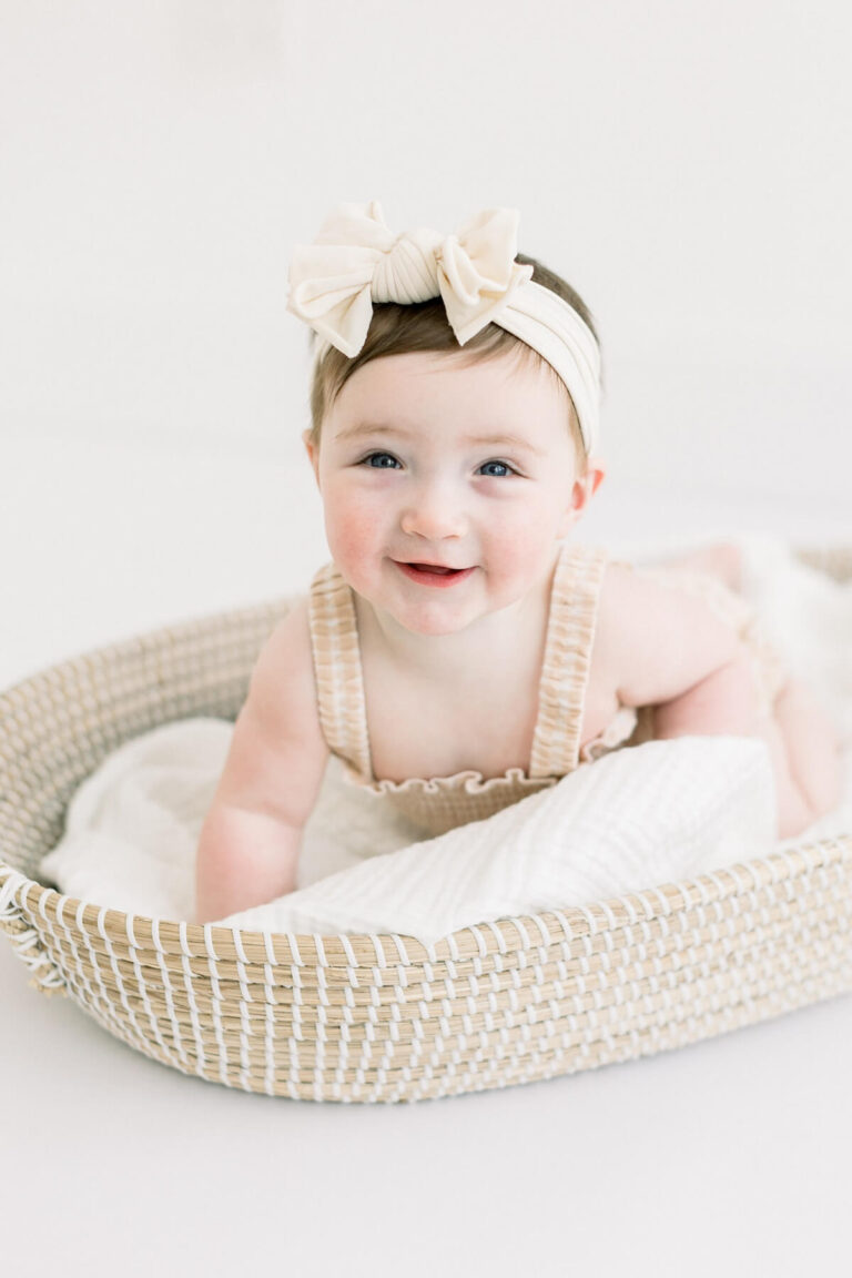 Maeve | 8 Month Milestone Session | carolinewinnphotography.com